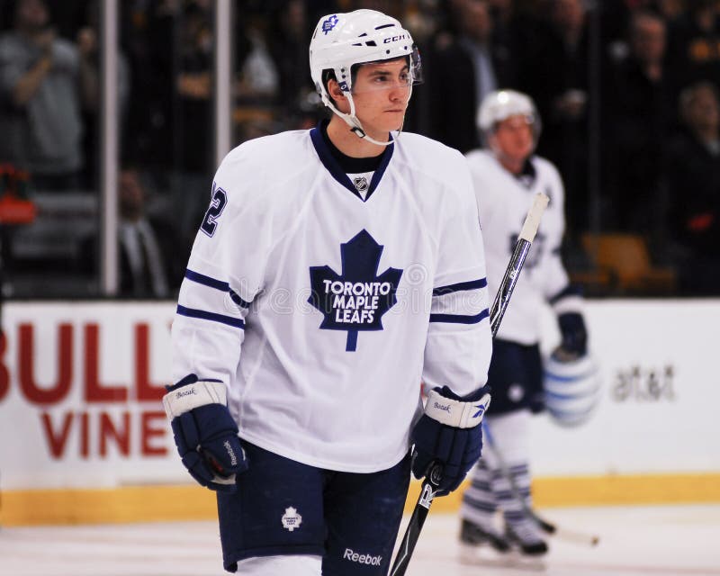 Tyler Bozak Toronto Mapleleafs Editorial Image - Image of skate, helmet ...