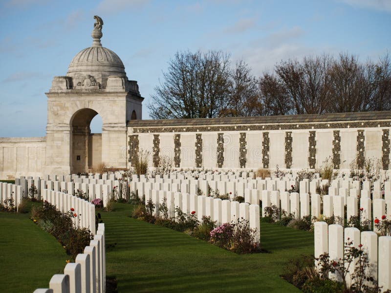 Tyne Cot Commonwealth Cemetery Stock Image - Image of white, belgium ...