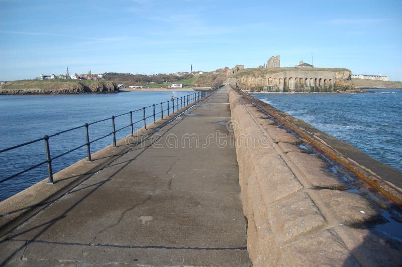 Tynemouth Pier and the Lighthouse with a Beautiful Vibrant Sunrise ...
