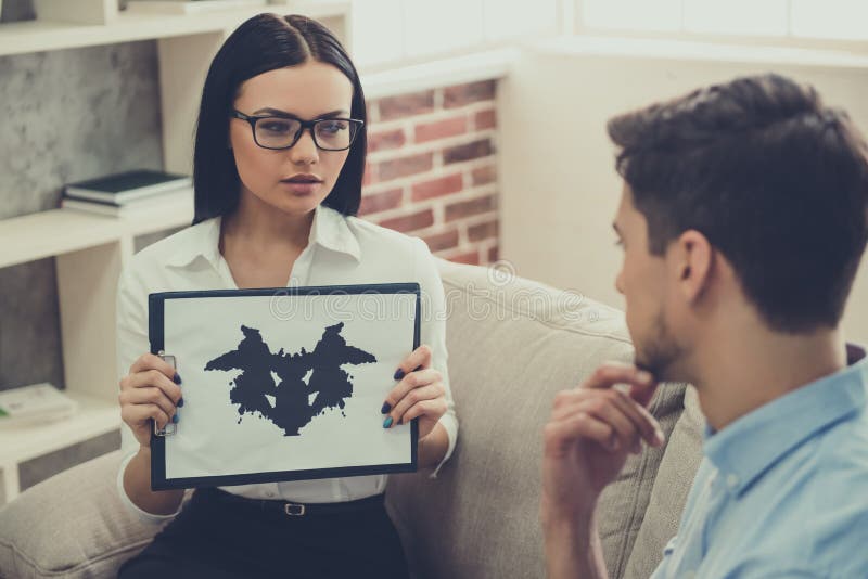 Type au psychologue photo stock. Image du divan, encre - 88601256