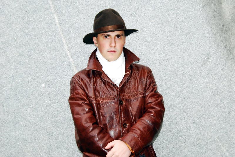 Type De Mafia Avec Le Revolver. Photo stock - Image du pistolet ...