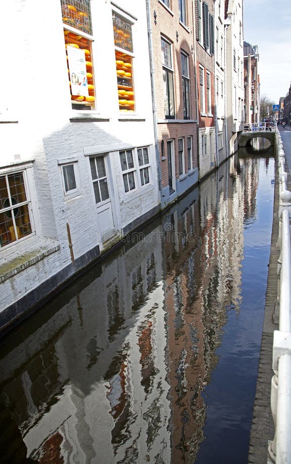 Delft canals editorial stock image. Image of netherlands - 30274624