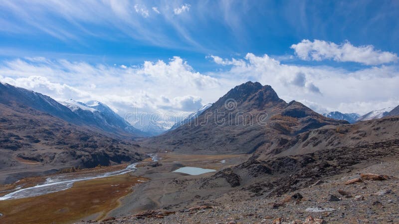 U-shaped valley stock photo. Image of shaped, climate - 105583654