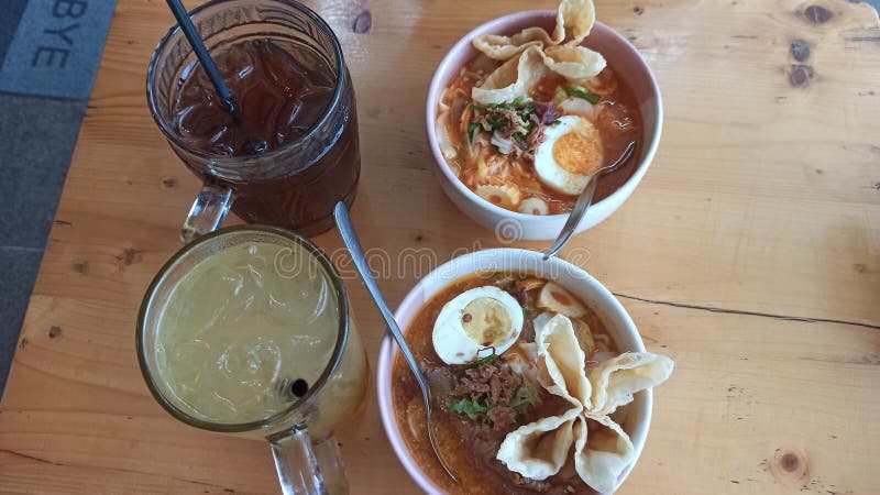 Typical Indonesian Food, Seblak and Drinks Stock Image - Image of eggs ...
