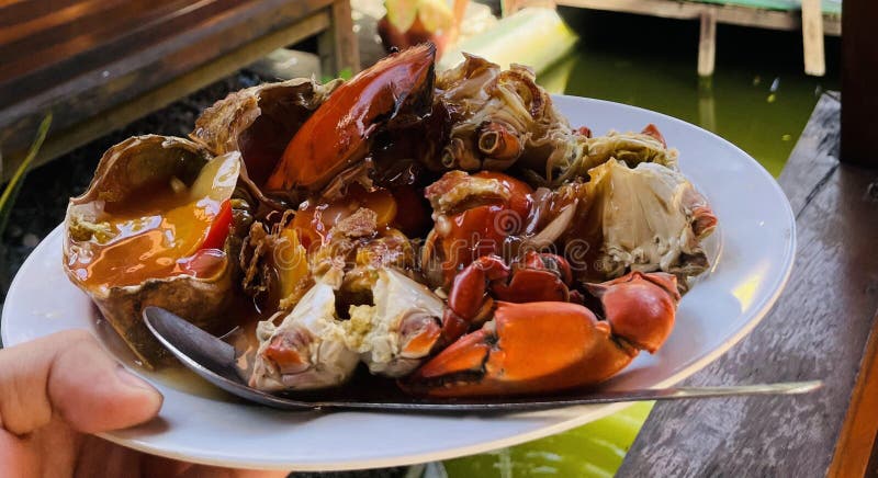 Grilled crab stock image. Image of claws, dinner, dining - 355333919