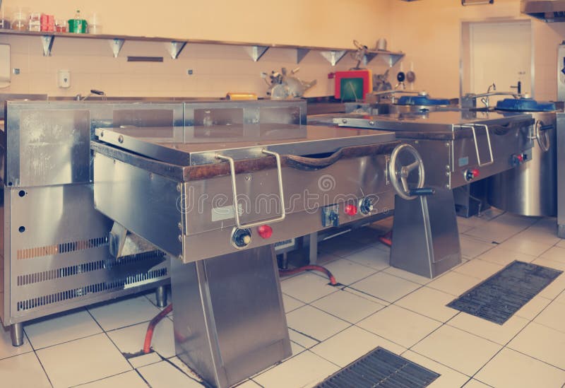 Deep fryer with oil stock image. Image of kitchen, food - 19942773