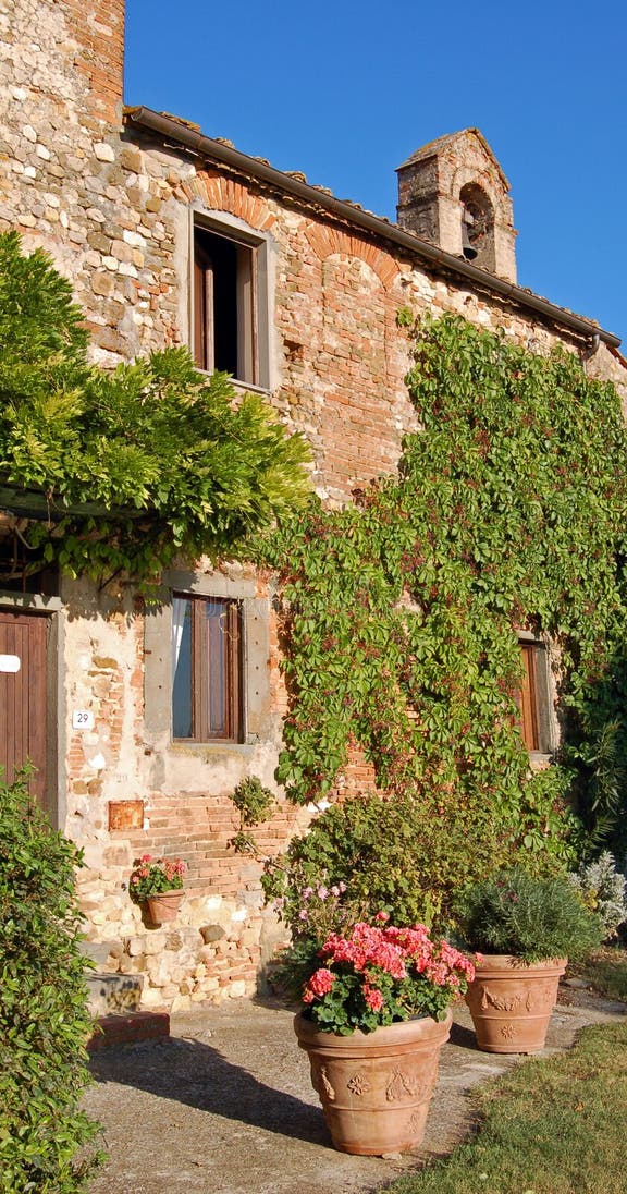 Typical Tuscan Farmhouse stock photo. Image of picturesque - 25329042