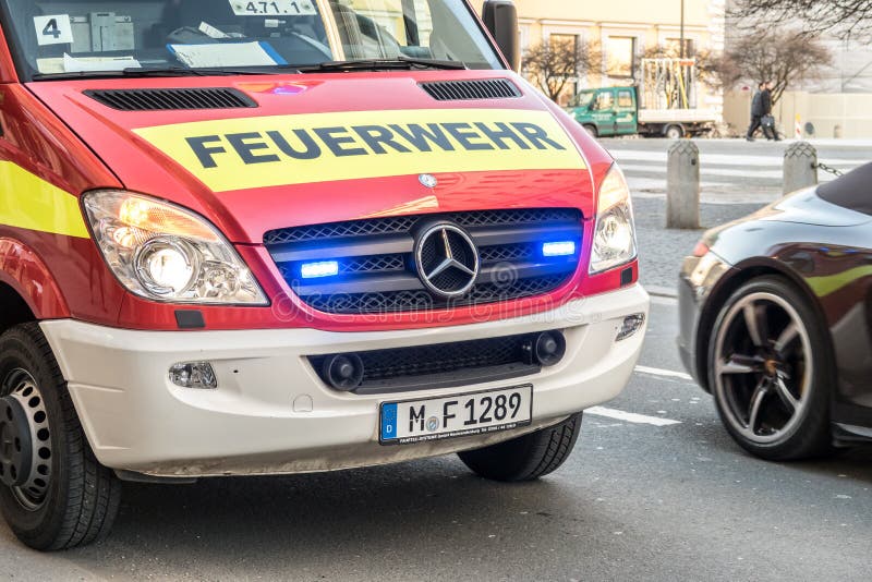 Gammal Tysk Brandkår Bil- Magirus Deutz Redaktionell Bild - Bild av ...