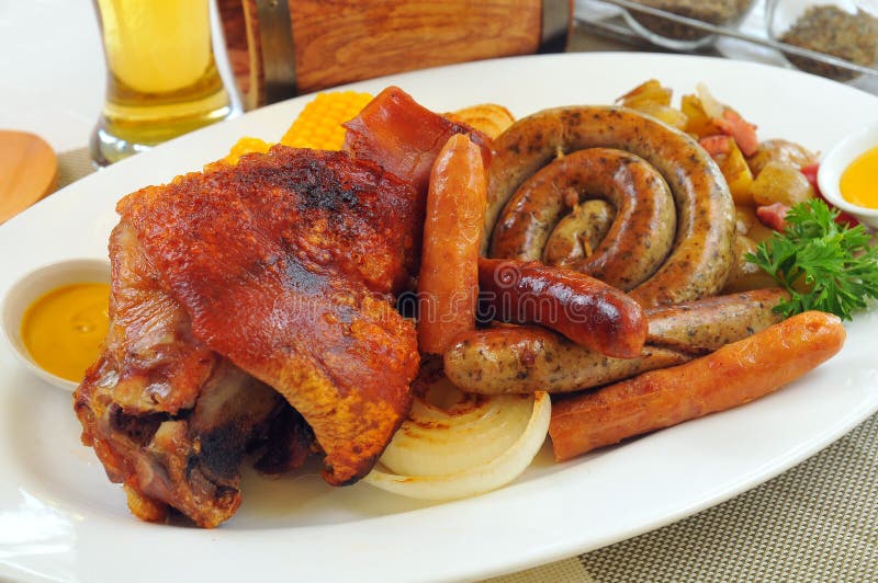 Tysk korv arkivfoto. Bild av avbrotts, kött, matställe - 99981532