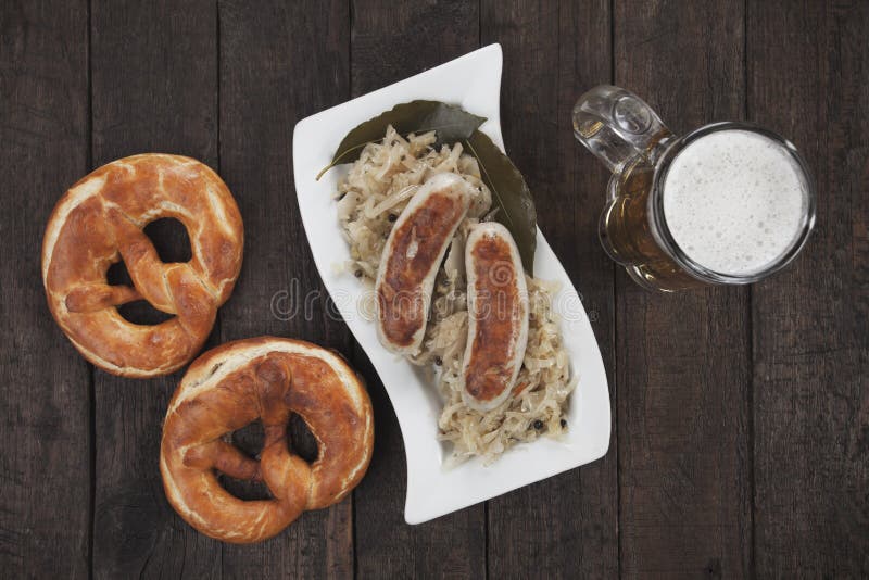 Tysk Vit Korv Med Den Mosade Potatisen Fotografering för Bildbyråer ...