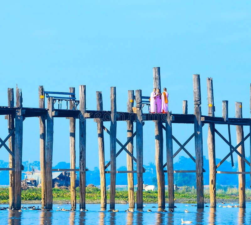 U-Bein Bridge December 1 editorial photo. Image of human - 36548931