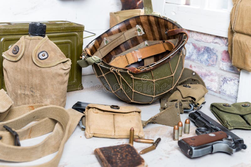 U S Militaire Uitrusting En Wapens Van Wereldoorlog II Stock Afbeelding ...