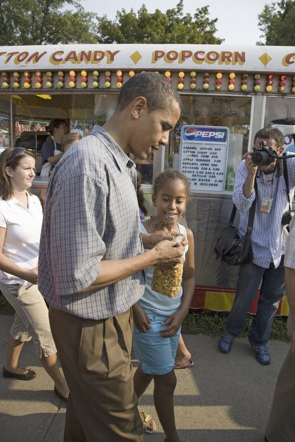 U.S. Senator Barak Obama Eating Corn Dog Editorial Photography - Image ...