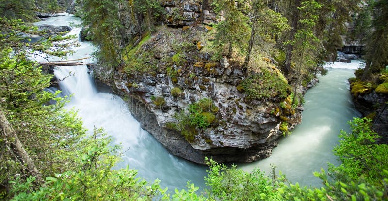 U-Shaped River in Banff stock image. Image of spring - 50928321