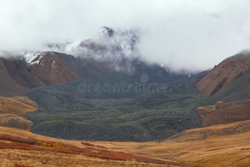 U-shaped valley stock image. Image of meadow, geography - 66288291