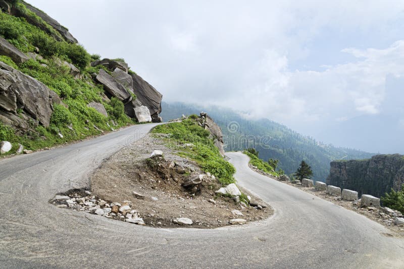 U Turn at Mountain Highway Road Stock Photo - Image of edge, mountain ...