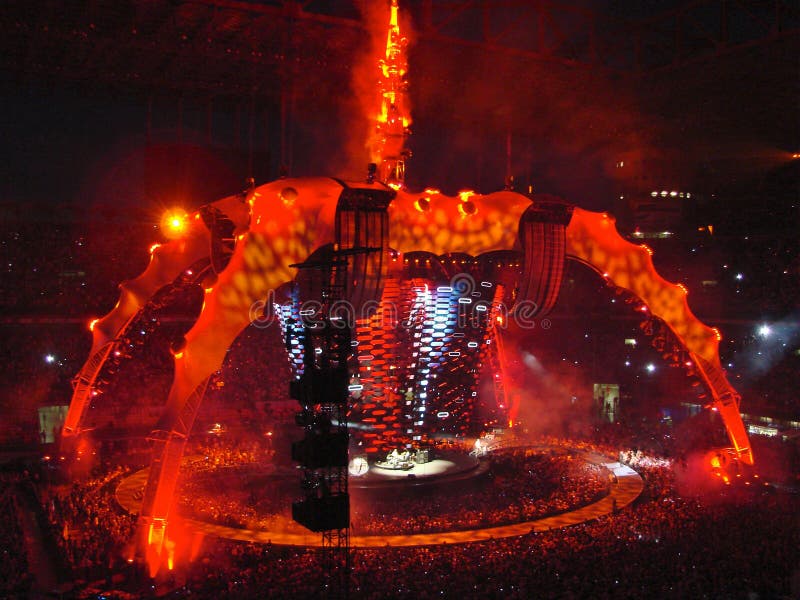 U2 concert in Milan editorial photo. Image of musical - 11776071