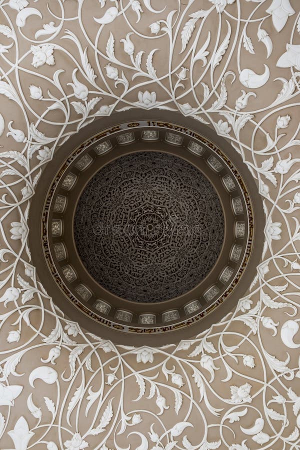 UAE - Abu Dhabi - Sheikh Zayed Grand Mosque - Intricate Floral Dome ...