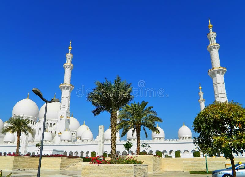 UAE. Abu Dhabi. the White Mosque. Editorial Image - Image of religion ...