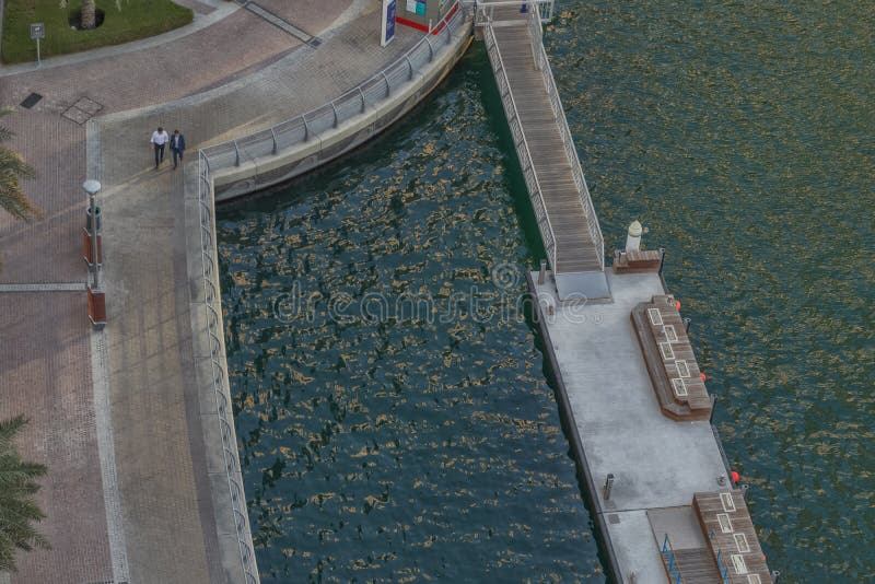UAE/DUBAI 20 DEZ 2018 - Top View of Dubai Marina Promenade. UAE ...