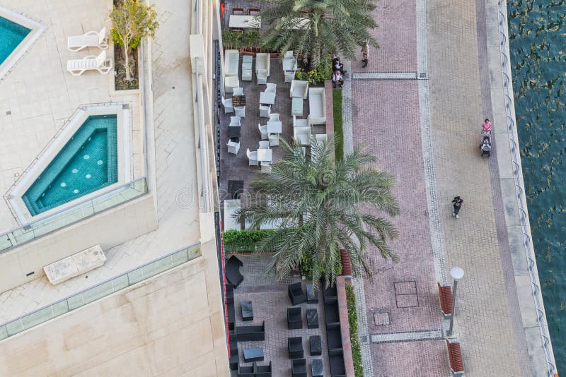 UAE/DUBAI 20 DEZ 2018 - Top View of Dubai Marina Promenade. UAE ...