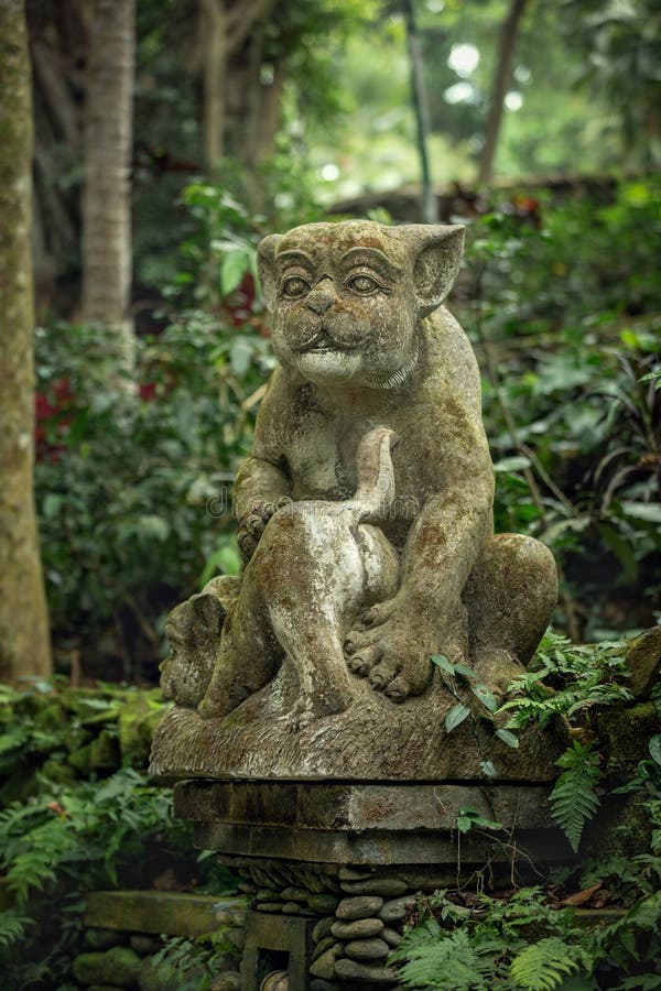 Statue in the Monkey`s Forest Editorial Stock Image - Image of jungle ...