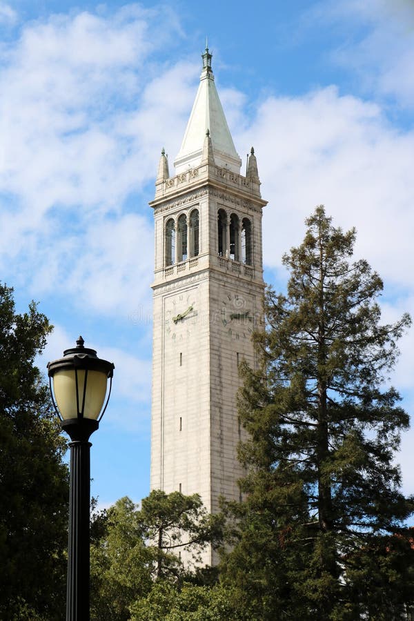 Universidad De California Berkeley Sather Tower Imagen de archivo ...