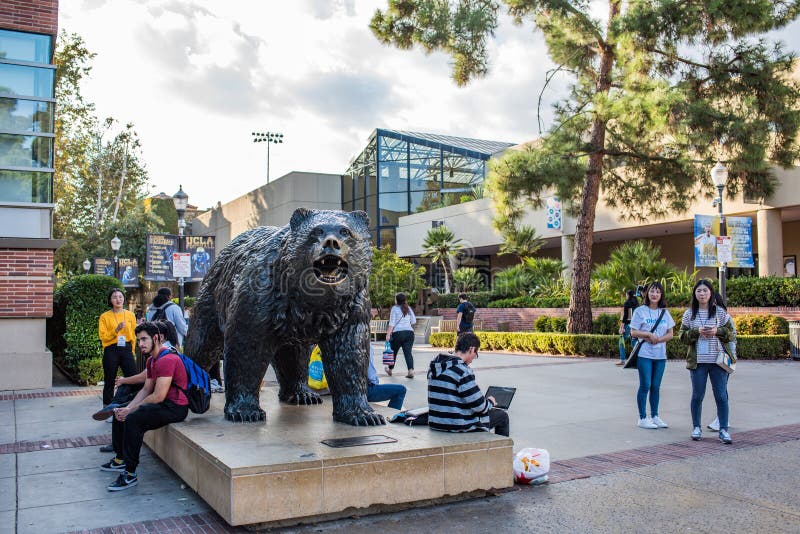 Bruin Walk on UCLA campus. editorial stock image. Image of area - 86803584
