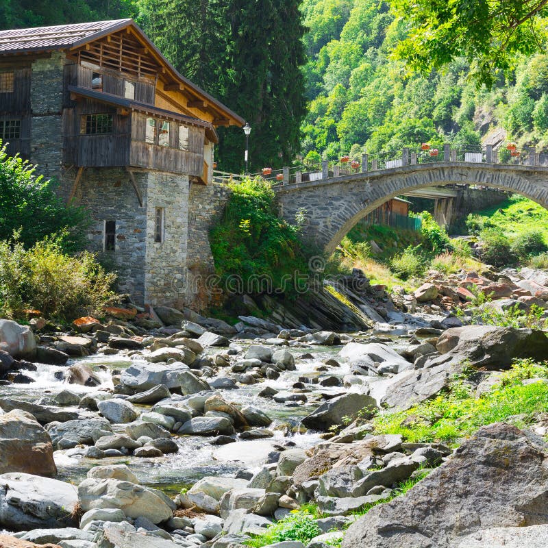 Ufer von einem Fluss stockfoto. Bild von europa, haupt - 86933370