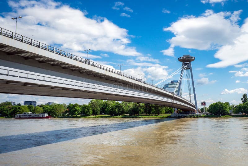 UFO Bridge in Bratislava, Slovakia Editorial Photo - Image of building ...