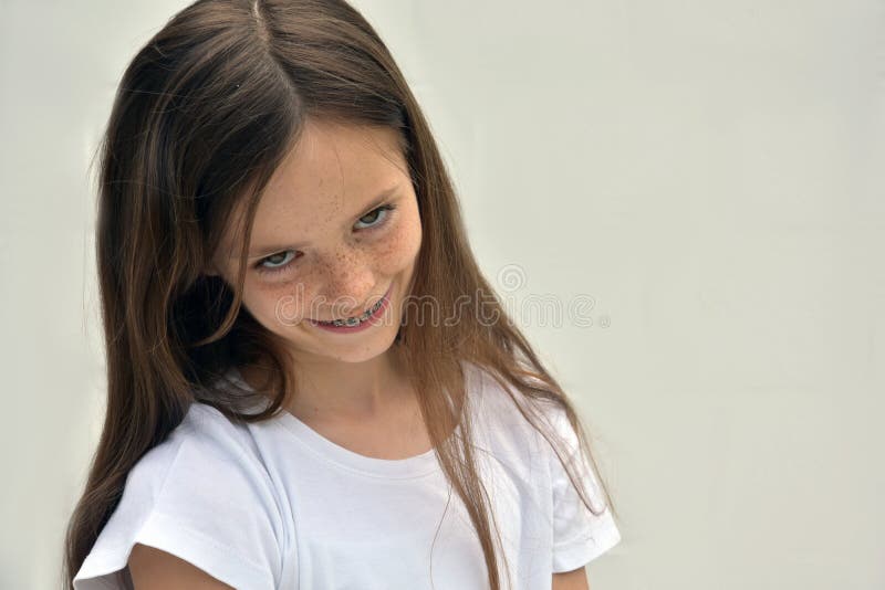 Uitdagend tienermeisje stock foto. Image of brutaal, persoon - 72428316