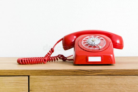 Vintage rode telefoon stock foto. Image of ontvanger - 13280116