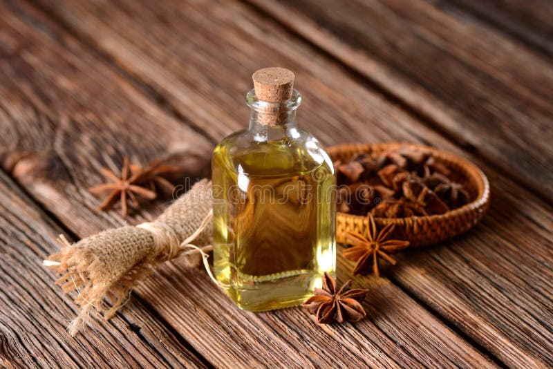 Ouzo - Grieks Anijs, Traditionele Sterke Alcoholische Drank in Glazen ...