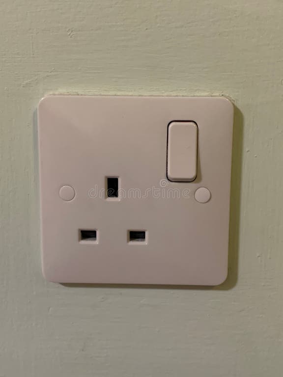 UK Electrical Single Mains Socket with Switch, Socket Flush with Wall ...