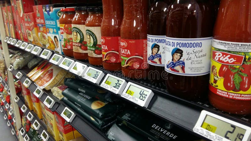 Ultramarinos En IGA Supermarket Imagen de archivo editorial - Imagen de ...