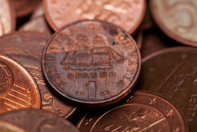 Um Dracma, Moeda Grega Velha Entre Euro- Moedas Imagem de Stock ...