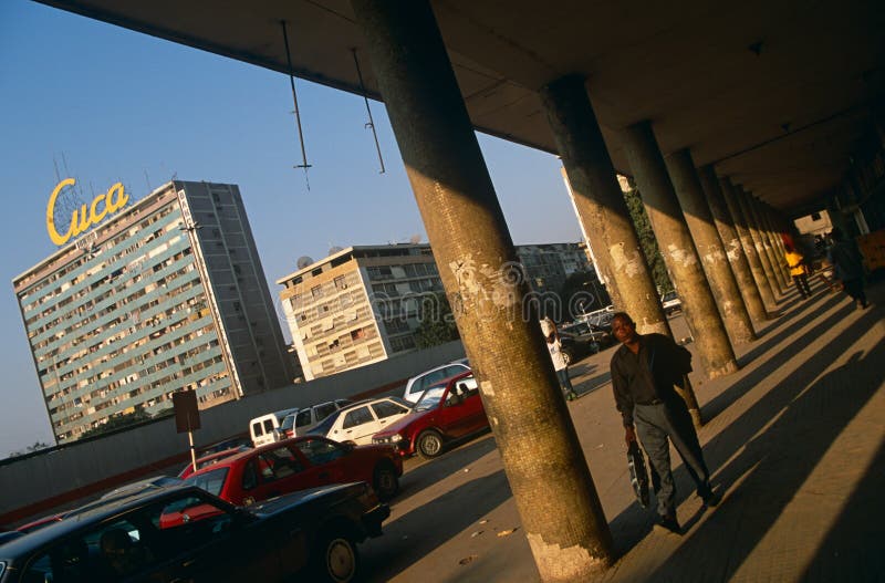 Uma Cena Da Rua Em Luanda, Angola. Fotografia Editorial - Imagem de ...
