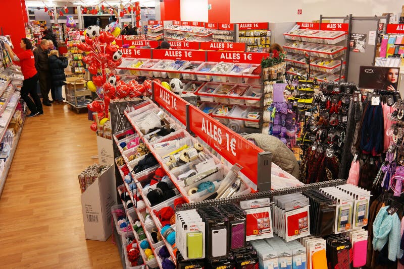 Uma euro- loja foto editorial. Imagem de consumidor, oferta - 65679106