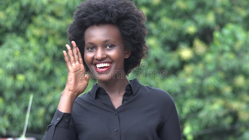 Uma Mulher Negra Gritando Ou Gritando Video Estoque - Vídeo de grito ...