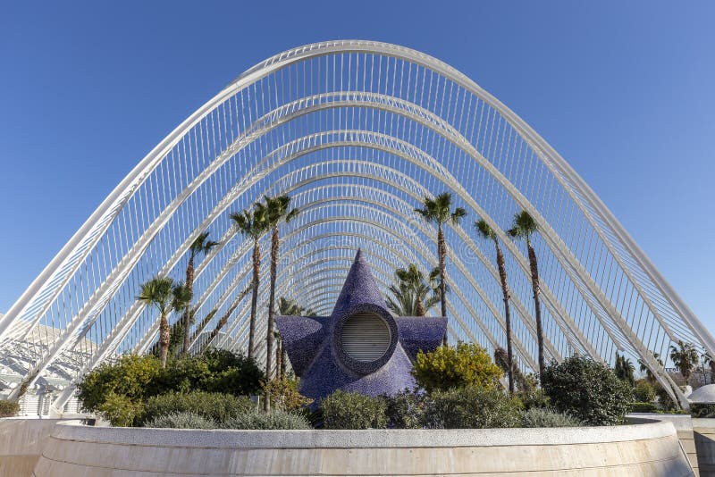 L`Umbracle In The City Of Arts And Sciences, Valencia Editorial Photo ...