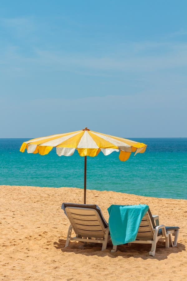 Umbrella on a Tropical Beach Stock Image - Image of dream, horizon ...