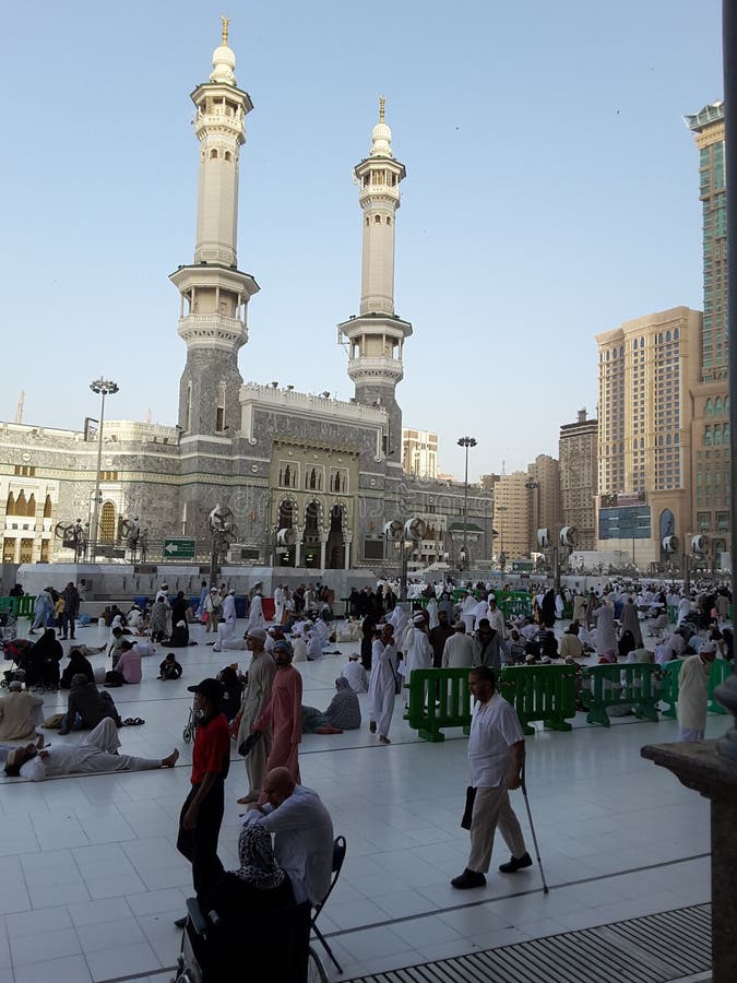 Umrah by People Around the World Editorial Photo - Image of factory ...