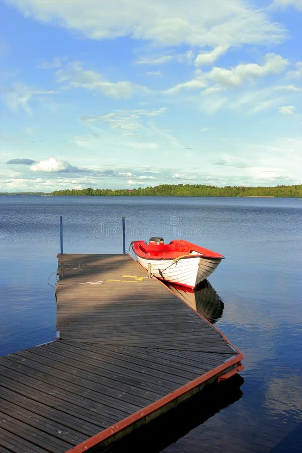 Un Battello Pneumatico Di Pesca Immagine Stock - Immagine di arte ...