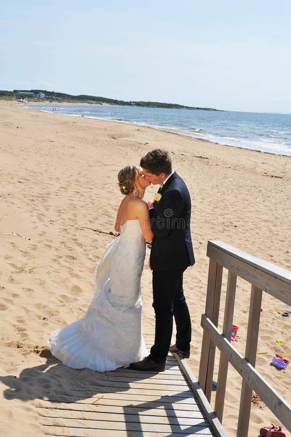 Un beso por el mar imagen de archivo. Imagen de suavemente - 24773781