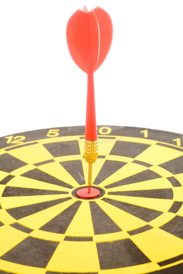 Un dard rouge photo stock. Image du cible, archery, dards - 2682556