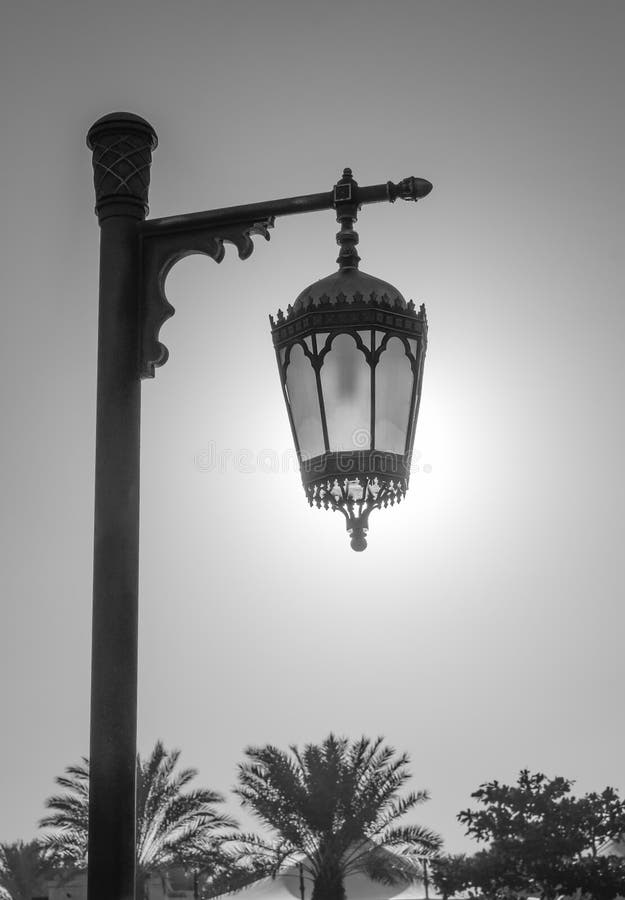 Un farol viejo de la calle foto de archivo. Imagen de viejo - 37885362