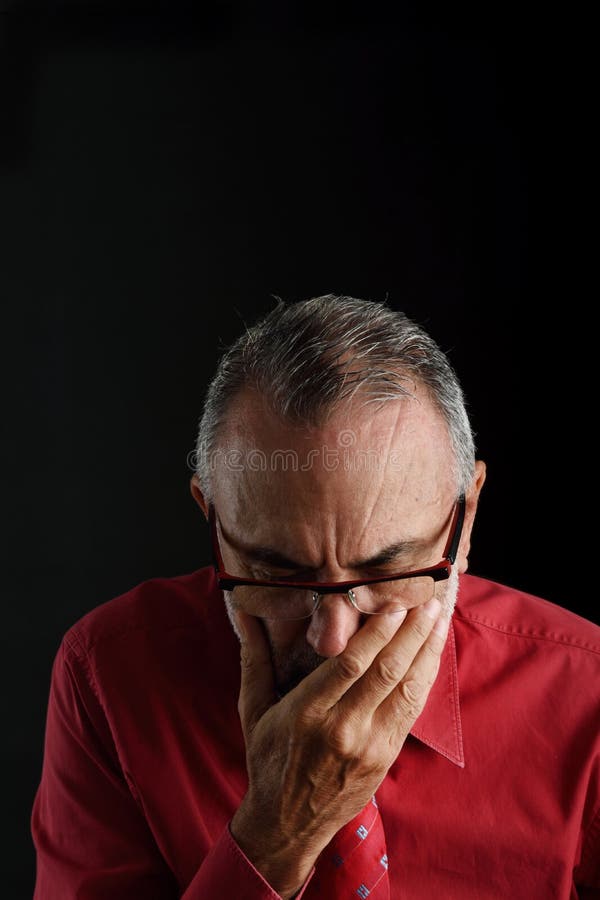 El Toser Mayor Apenado De La Mujer Imagen de archivo - Imagen de frío ...