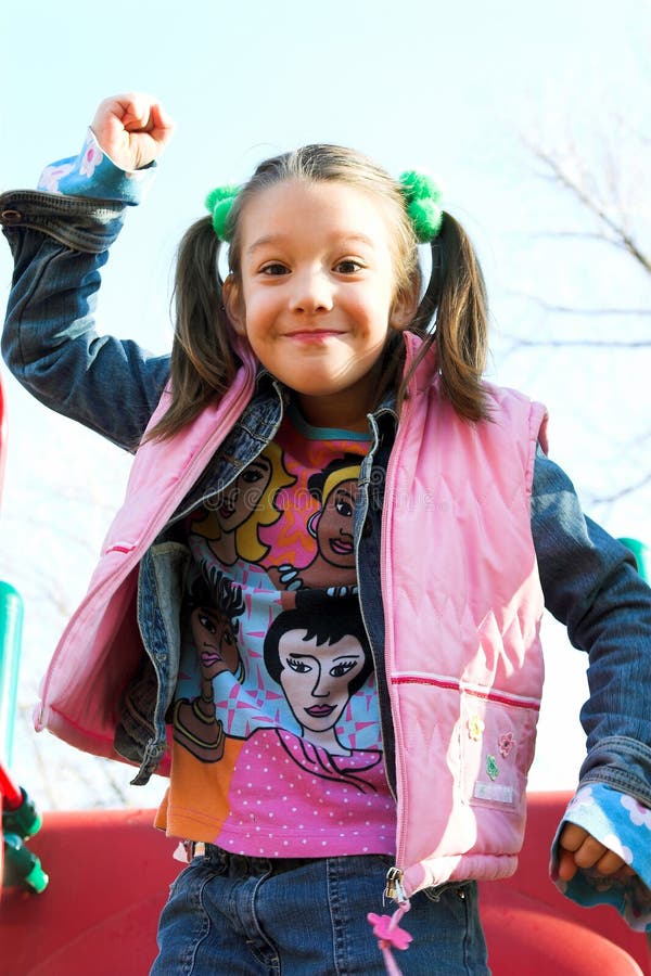 Joli enfant photo stock. Image du people, enfant, bois - 3365432