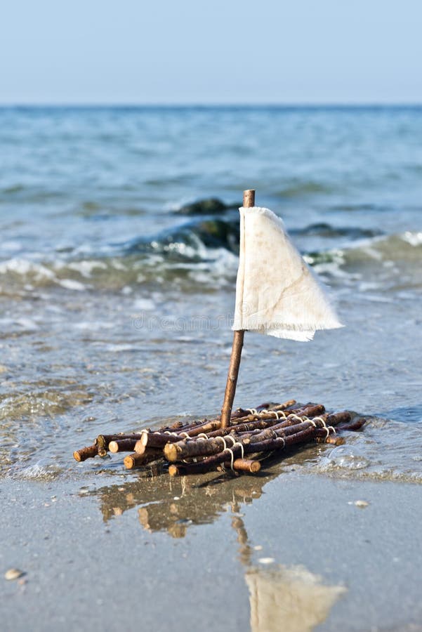 360 Photos de Radeau En Bois Avec La Voile - Photos de stock gratuites ...
