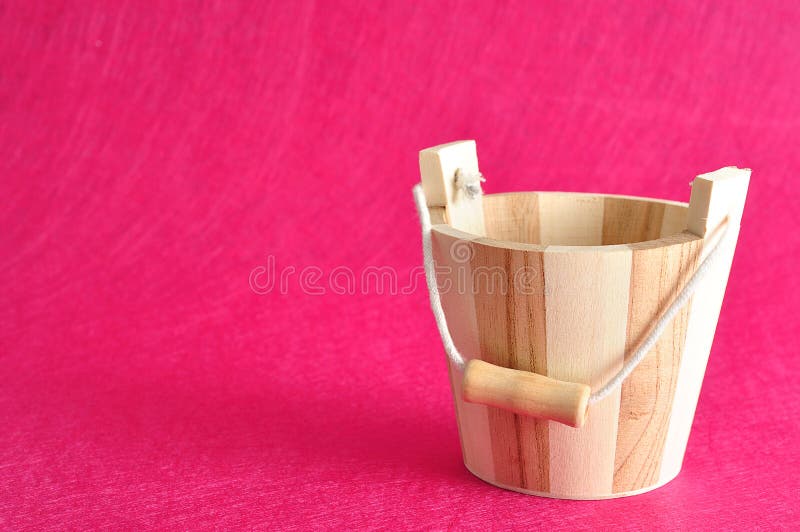 Seau Vide De Bidon D'en Haut Photo stock - Image du position, gris ...